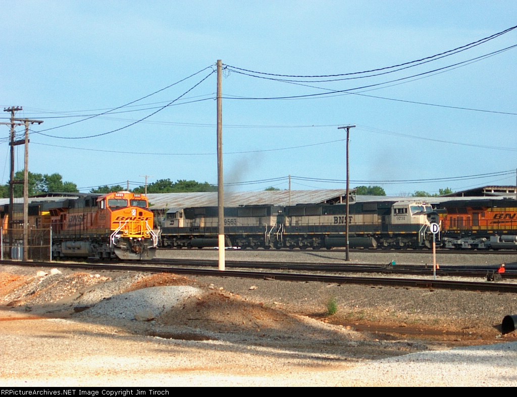 BNSF 5945